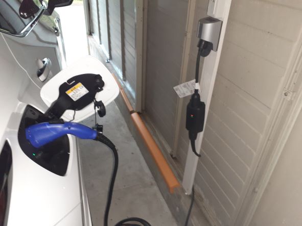 PHEVの充電コンセントをガレージに設置しました | LIFE-island